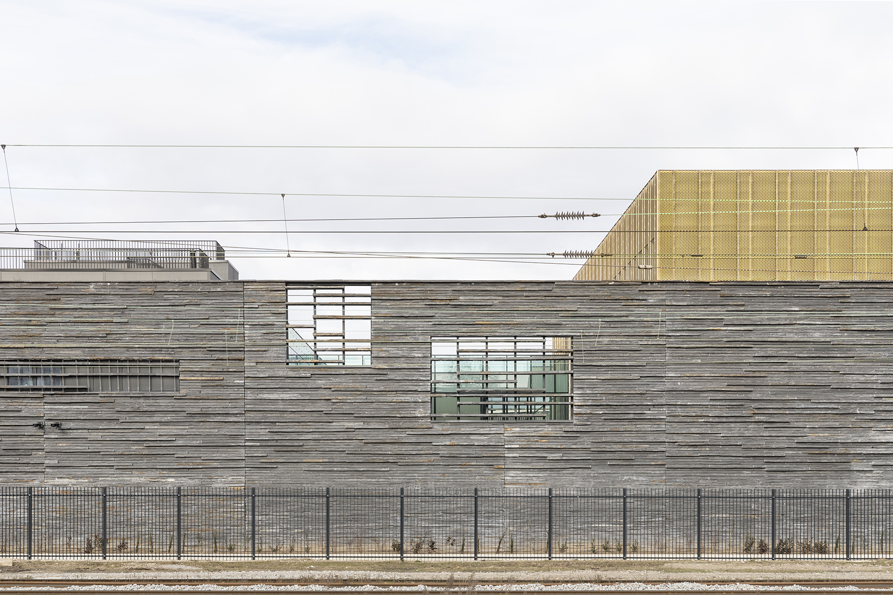 SNFC building in Pantin: office furniture by UniFor - Unifor